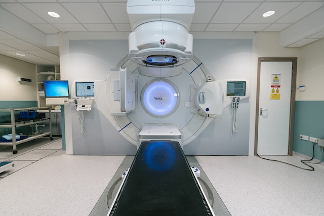 Top 10 Best Radiation Therapy Schools Online 2023 - SchoolRack